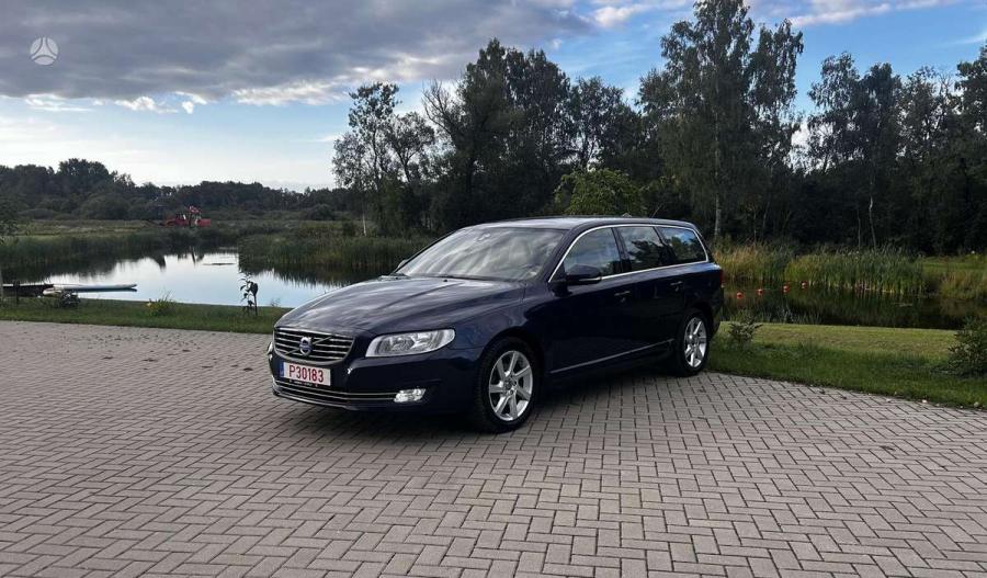 Blue Volvo V70 2014 in Utena, with an engine capacity of 1.97 L and mileage of 287 thousand km for 5950 €, photo 1 on AUTOMOTO.COM.LV