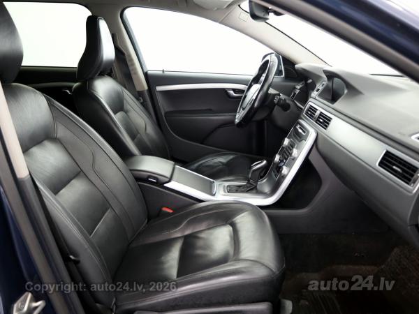 Volvo V70 2014 Tallina vietnē Zils Volvo V70 2014 Tallina, ar dzinēja tilpumu 2.00 L un nobraukumu 302 tūkst. km par 4699 €, foto 7 vietnē AUTOMOTO.COM.LV