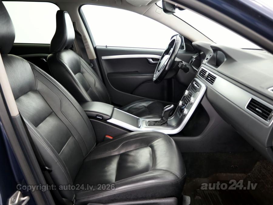 Zils Volvo V70 2014 Tallina, ar dzinēja tilpumu 2.00 L un nobraukumu 302 tūkst. km par 4699 €, foto 7 vietnē AUTOMOTO.COM.LV