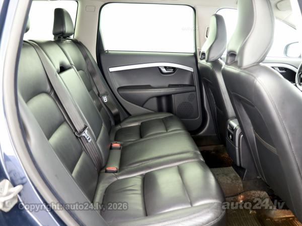 Volvo V70 2014 Tallina vietnē Zils Volvo V70 2014 Tallina, ar dzinēja tilpumu 2.00 L un nobraukumu 302 tūkst. km par 4699 €, foto 8 vietnē AUTOMOTO.COM.LV
