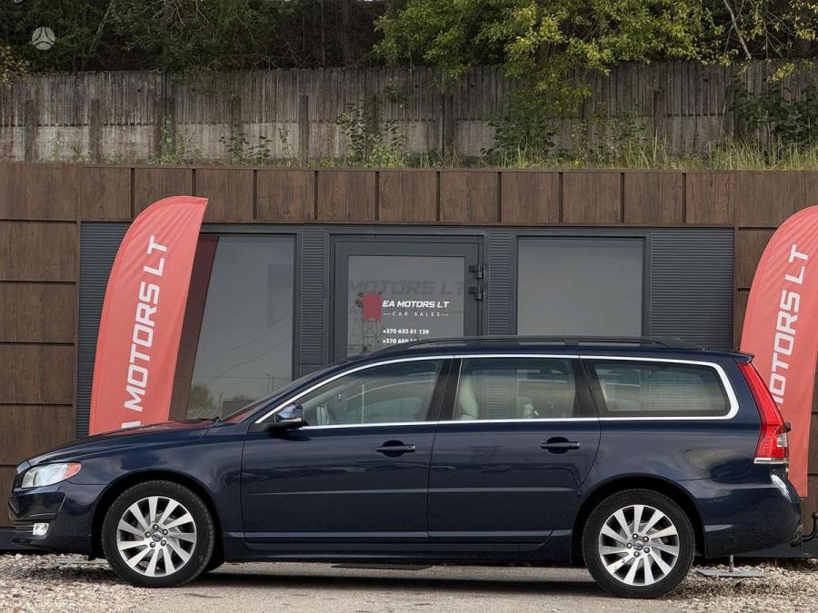 Blue Volvo V70 2014 in Vilnius, with an engine capacity of 1.97 L and mileage of 265 thousand km for 6700 €, photo 9 on AUTOMOTO.COM.LV