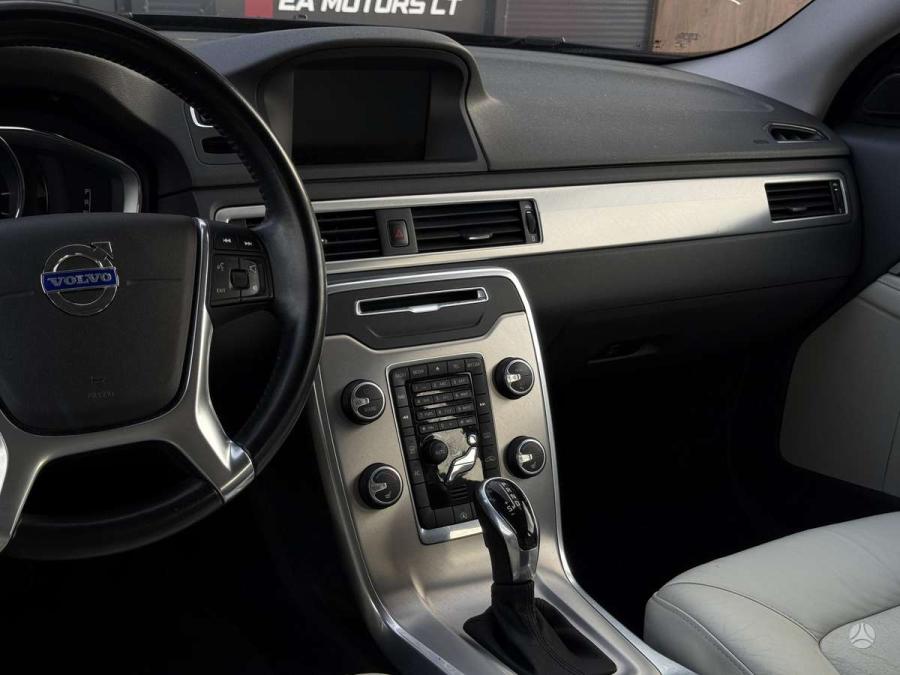 Blue Volvo V70 2014 in Vilnius, with an engine capacity of 1.97 L and mileage of 265 thousand km for 6700 €, photo 11 on AUTOMOTO.COM.LV