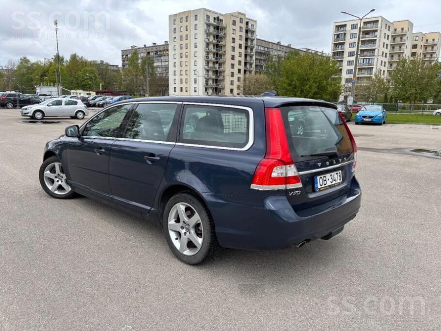 Zils Volvo V70 2015 Rīga, ar dzinēja tilpumu 2.00 L un nobraukumu 313 tūkst. km par 7750 €, foto 2 vietnē AUTOMOTO.COM.LV