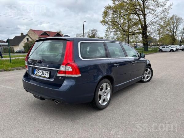 Zils Volvo V70 2015 Rīga, ar dzinēja tilpumu 2.00 L un nobraukumu 313 tūkst. km par 7750 €, foto 4 vietnē AUTOMOTO.COM.LV