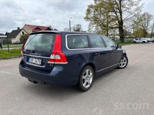 Zils Volvo V70 2015 Rīga, ar dzinēja tilpumu 2.00 L un nobraukumu 313 tūkst. km par 7750 €, foto 4 vietnē AUTOMOTO.COM.LV