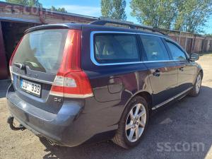 Blue Volvo V70 2015 in Riga, with an engine capacity of 2.00 L and mileage of 284 thousand km for 7200 €, photo 3 on AUTOMOTO.COM.LV