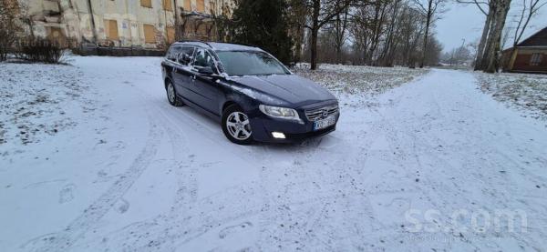 Blue Volvo V70 2015 in Preili, with an engine capacity of 2.00 L and mileage of 399 thousand km for 7795 €, photo 3 on AUTOMOTO.COM.LV