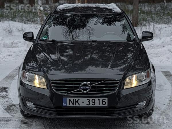 Blue Volvo V70 2015 in Jurmala, with an engine capacity of 2.00 L and mileage of 285 thousand km for 7490 €, photo 2 on AUTOMOTO.COM.LV