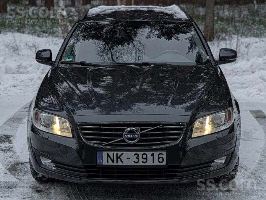 Blue Volvo V70 2015 in Jurmala, with an engine capacity of 2.00 L and mileage of 285 thousand km for 7490 €, photo 2 on AUTOMOTO.COM.LV