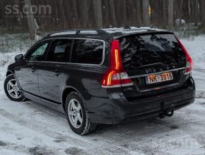 Blue Volvo V70 2015 in Jurmala, with an engine capacity of 2.00 L and mileage of 285 thousand km for 7490 €, photo 5 on AUTOMOTO.COM.LV
