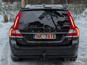 Blue Volvo V70 2015 in Jurmala, with an engine capacity of 2.00 L and mileage of 285 thousand km for 7490 €, photo 6 on AUTOMOTO.COM.LV