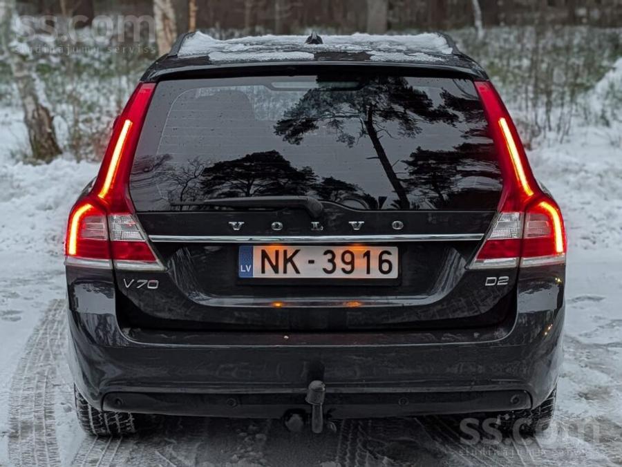 Blue Volvo V70 2015 in Jurmala, with an engine capacity of 2.00 L and mileage of 285 thousand km for 7490 €, photo 6 on AUTOMOTO.COM.LV