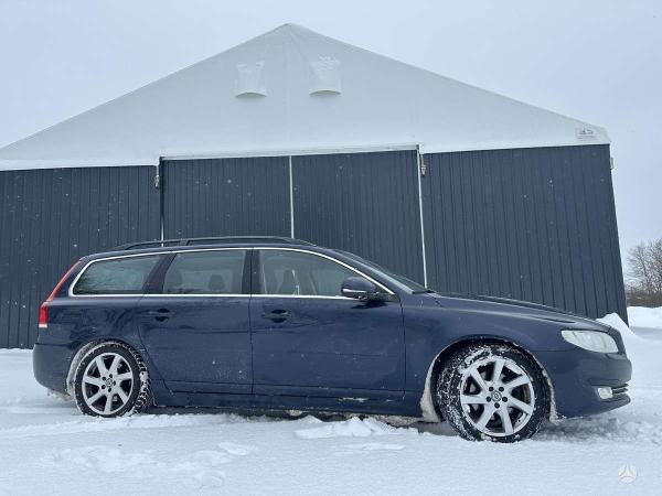 Zils Volvo V70 2015 Kauņa, ar dzinēja tilpumu 1.97 L un nobraukumu 337 tūkst. km par 6599 €, foto 2 vietnē AUTOMOTO.COM.LV