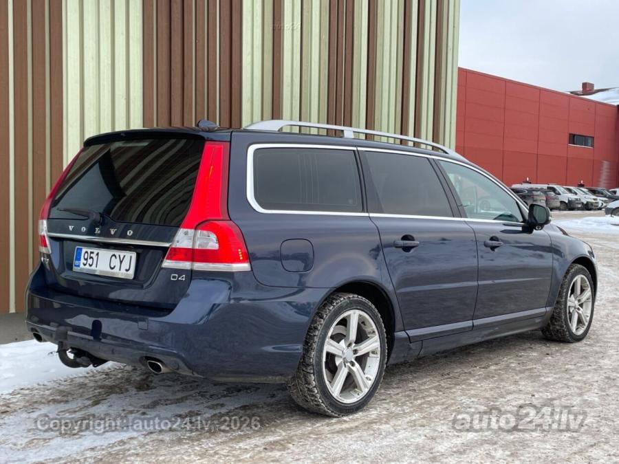 Zils Volvo V70 2015 Tartu, ar dzinēja tilpumu 2.00 L un nobraukumu 244 tūkst. km par 7900 €, foto 5 vietnē AUTOMOTO.COM.LV