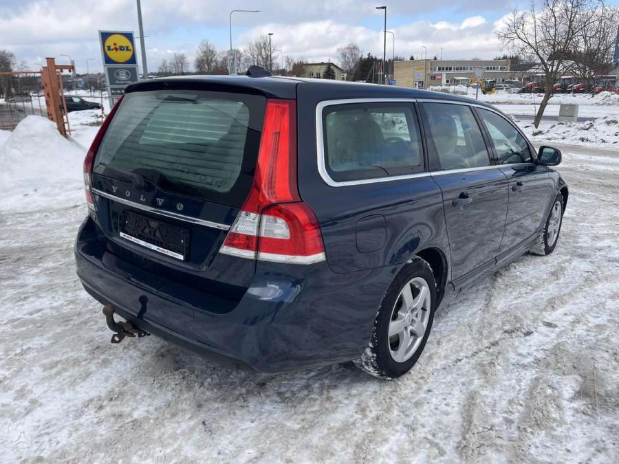 Blue Volvo V70 2015 in Kaunas, with an engine capacity of 1.56 L and mileage of 246 thousand km for 6350 €, photo 11 on AUTOMOTO.COM.LV