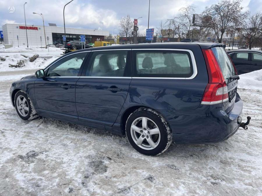 Blue Volvo V70 2015 in Kaunas, with an engine capacity of 1.56 L and mileage of 246 thousand km for 6350 €, photo 15 on AUTOMOTO.COM.LV