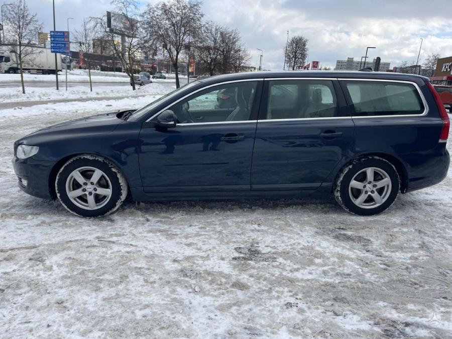 Blue Volvo V70 2015 in Kaunas, with an engine capacity of 1.56 L and mileage of 246 thousand km for 6350 €, photo 16 on AUTOMOTO.COM.LV