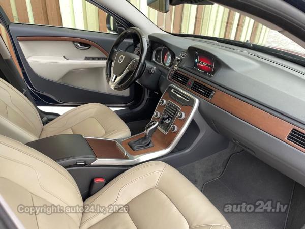 Zils Volvo V70 2015 Tartu, ar dzinēja tilpumu 2.00 L un nobraukumu 244 tūkst. km par 7900 €, foto 10 vietnē AUTOMOTO.COM.LV
