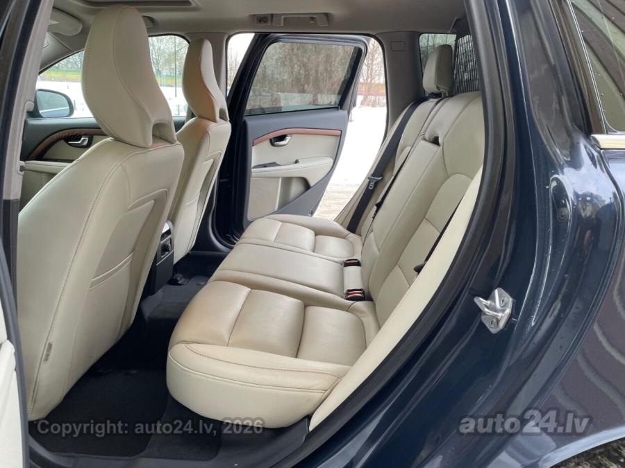 Blue Volvo V70 2015 in Tartu, with an engine capacity of 2.00 L and mileage of 244 thousand km for 7900 €, photo 17 on AUTOMOTO.COM.LV