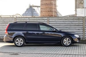 Zils Volvo V70 2015 Rīga, ar dzinēja tilpumu 2.00 L un nobraukumu 237 tūkst. km par 8890 €, foto 3 vietnē AUTOMOTO.COM.LV