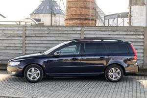 Zils Volvo V70 2015 Rīga, ar dzinēja tilpumu 2.00 L un nobraukumu 237 tūkst. km par 8890 €, foto 7 vietnē AUTOMOTO.COM.LV