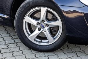Zils Volvo V70 2015 Rīga, ar dzinēja tilpumu 2.00 L un nobraukumu 237 tūkst. km par 8890 €, foto 12 vietnē AUTOMOTO.COM.LV
