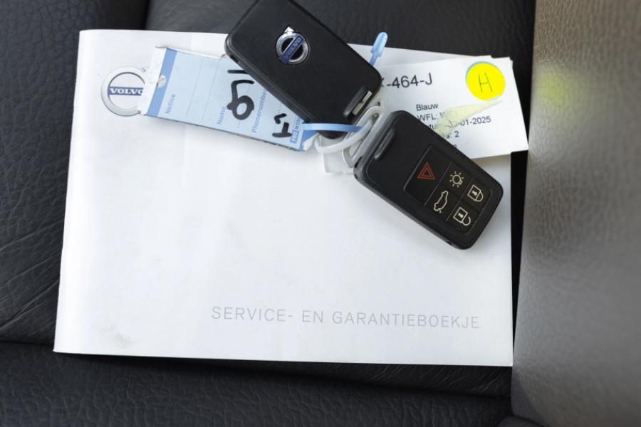 Zils Volvo V70 2015 Rīga, ar dzinēja tilpumu 2.00 L un nobraukumu 237 tūkst. km par 8890 €, foto 21 vietnē AUTOMOTO.COM.LV