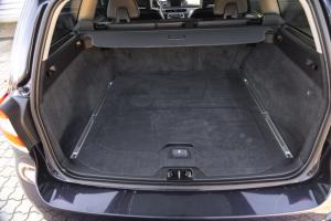 Zils Volvo V70 2015 Rīga, ar dzinēja tilpumu 2.00 L un nobraukumu 237 tūkst. km par 8890 €, foto 22 vietnē AUTOMOTO.COM.LV