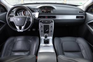Zils Volvo V70 2015 Rīga, ar dzinēja tilpumu 2.00 L un nobraukumu 237 tūkst. km par 8890 €, foto 23 vietnē AUTOMOTO.COM.LV