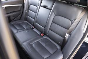Zils Volvo V70 2015 Rīga, ar dzinēja tilpumu 2.00 L un nobraukumu 237 tūkst. km par 8890 €, foto 25 vietnē AUTOMOTO.COM.LV