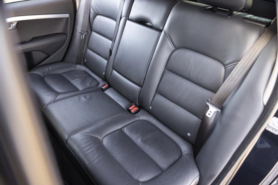 Zils Volvo V70 2015 Rīga, ar dzinēja tilpumu 2.00 L un nobraukumu 237 tūkst. km par 8890 €, foto 25 vietnē AUTOMOTO.COM.LV