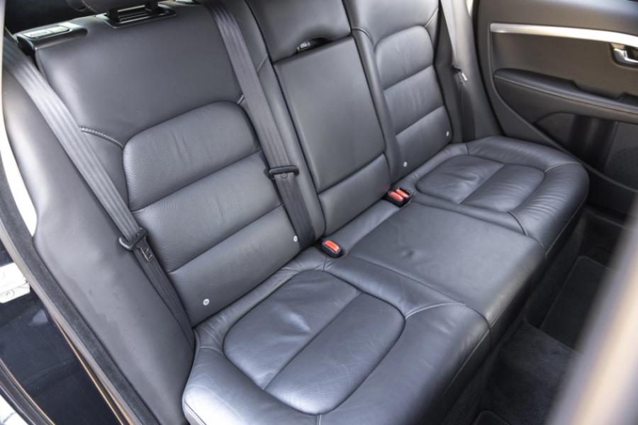 Zils Volvo V70 2015 Rīga, ar dzinēja tilpumu 2.00 L un nobraukumu 237 tūkst. km par 8890 €, foto 26 vietnē AUTOMOTO.COM.LV