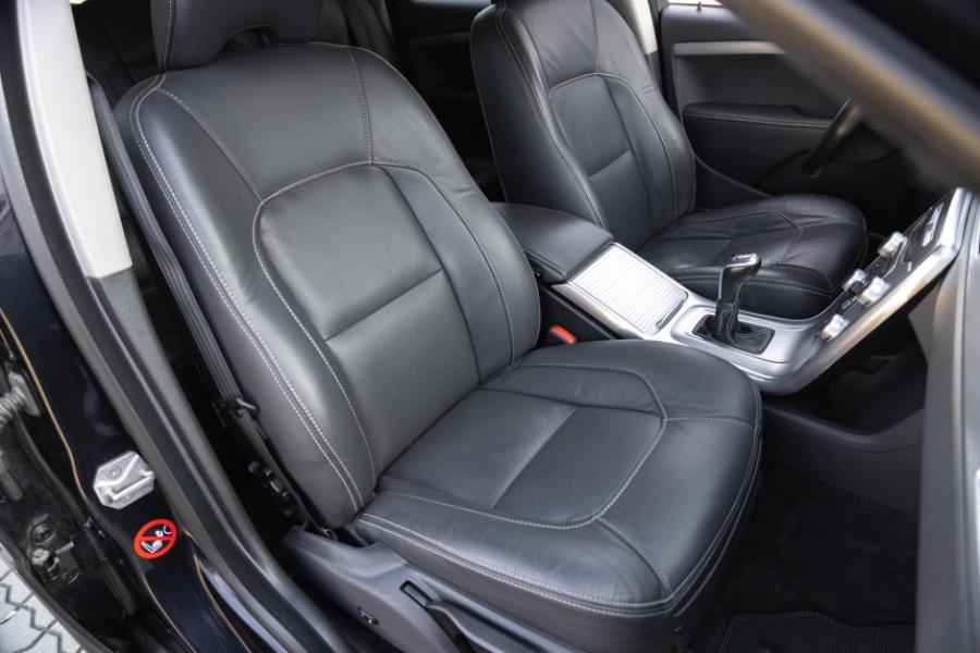Zils Volvo V70 2015 Rīga, ar dzinēja tilpumu 2.00 L un nobraukumu 237 tūkst. km par 8890 €, foto 29 vietnē AUTOMOTO.COM.LV