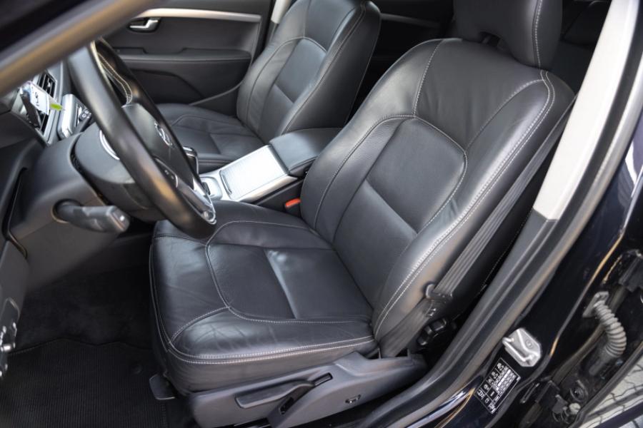 Zils Volvo V70 2015 Rīga, ar dzinēja tilpumu 2.00 L un nobraukumu 237 tūkst. km par 8890 €, foto 31 vietnē AUTOMOTO.COM.LV