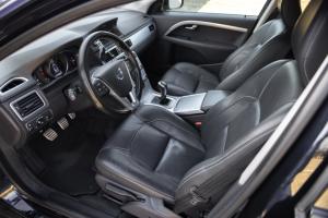 Zils Volvo V70 2015 Rīga, ar dzinēja tilpumu 2.00 L un nobraukumu 237 tūkst. km par 8890 €, foto 32 vietnē AUTOMOTO.COM.LV