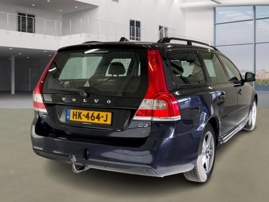 Zils Volvo V70 2015 Rīga, ar dzinēja tilpumu 2.00 L un nobraukumu 237 tūkst. km par 8890 €, foto 37 vietnē AUTOMOTO.COM.LV