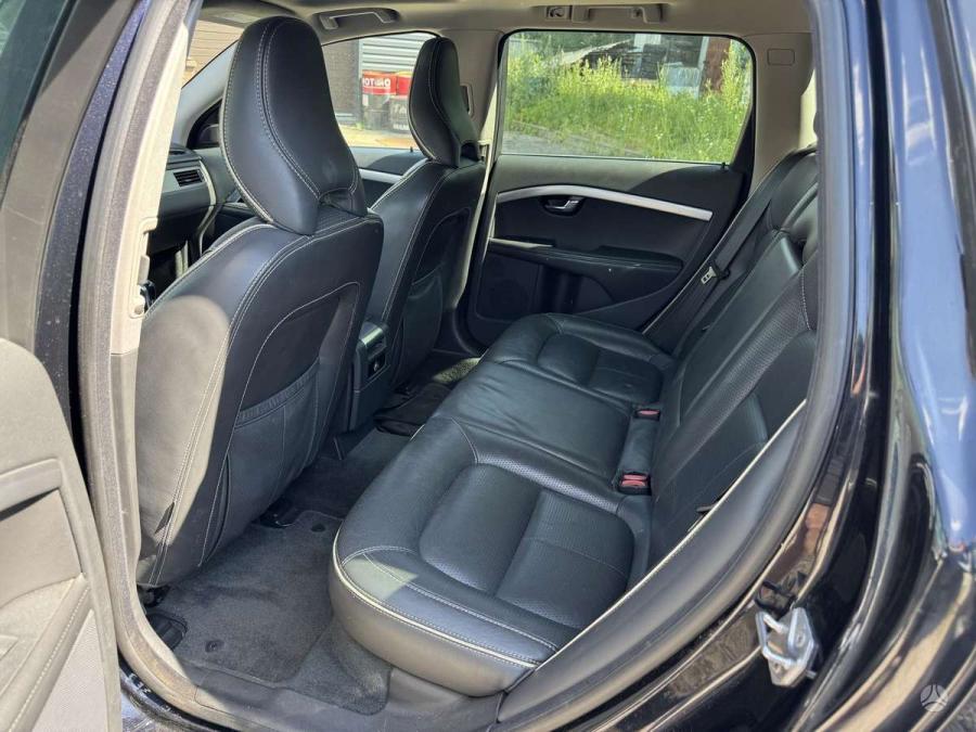 Blue Volvo V70 2015 in Alytus, with an engine capacity of 2.00 L and mileage of 292 thousand km for 4950 €, photo 11 on AUTOMOTO.COM.LV