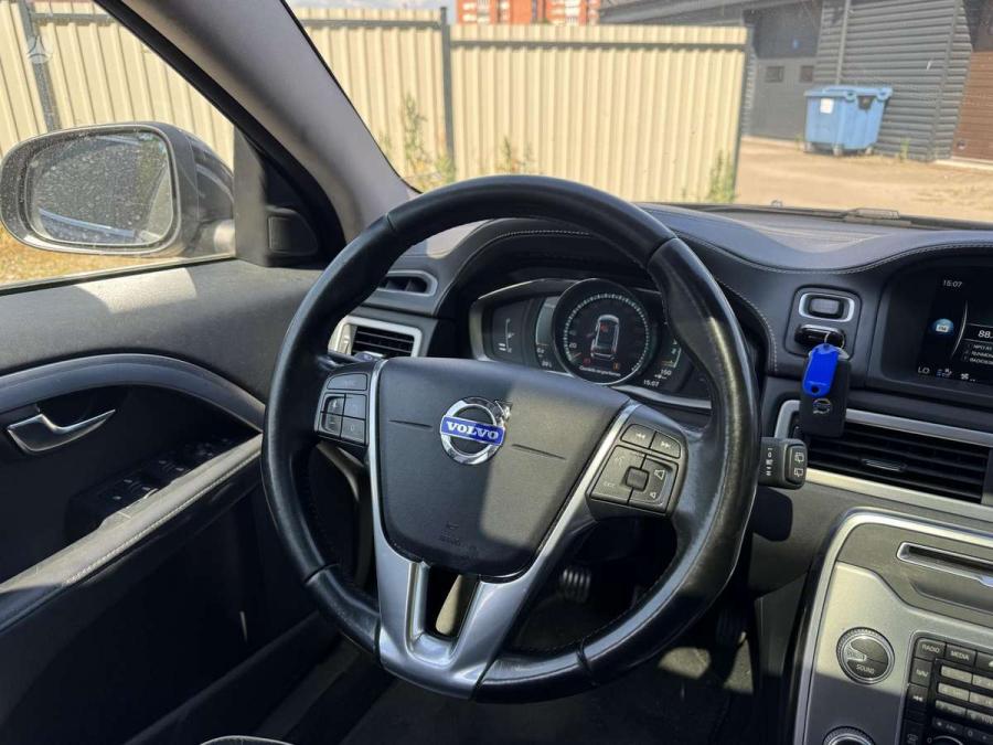 Blue Volvo V70 2015 in Alytus, with an engine capacity of 2.00 L and mileage of 292 thousand km for 4950 €, photo 12 on AUTOMOTO.COM.LV
