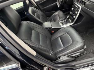Blue Volvo V70 2015 in Vilnius, with an engine capacity of 1.97 L and mileage of 360 thousand km for 6500 €, photo 7 on AUTOMOTO.COM.LV