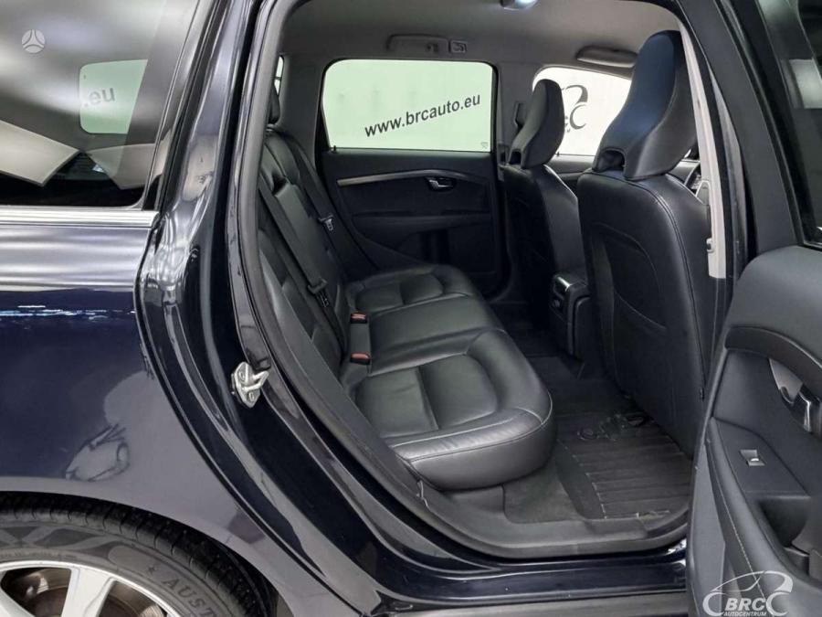 Blue Volvo V70 2015 in Vilnius, with an engine capacity of 1.97 L and mileage of 360 thousand km for 6500 €, photo 11 on AUTOMOTO.COM.LV
