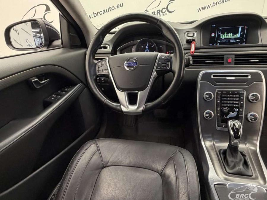 Blue Volvo V70 2015 in Vilnius, with an engine capacity of 1.97 L and mileage of 360 thousand km for 6500 €, photo 15 on AUTOMOTO.COM.LV