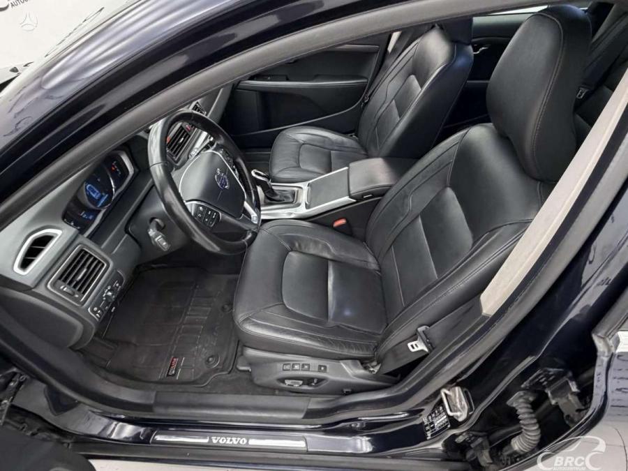 Blue Volvo V70 2015 in Vilnius, with an engine capacity of 1.97 L and mileage of 360 thousand km for 6500 €, photo 21 on AUTOMOTO.COM.LV