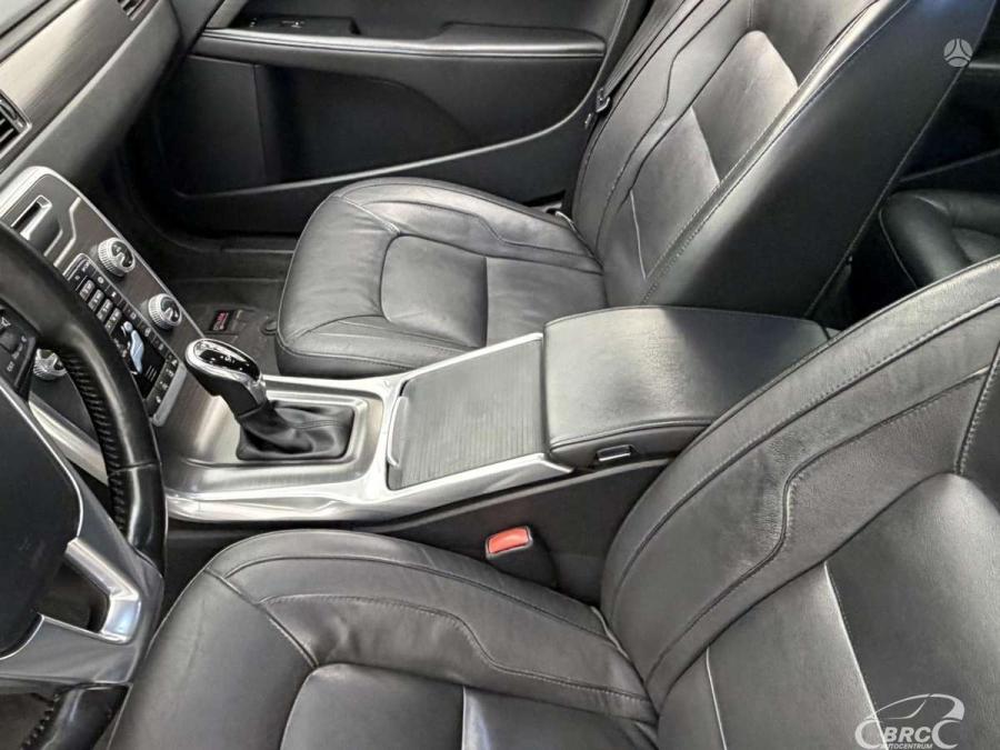 Blue Volvo V70 2015 in Vilnius, with an engine capacity of 1.97 L and mileage of 360 thousand km for 6500 €, photo 25 on AUTOMOTO.COM.LV