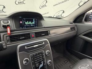 Blue Volvo V70 2015 in Vilnius, with an engine capacity of 1.97 L and mileage of 360 thousand km for 6500 €, photo 27 on AUTOMOTO.COM.LV