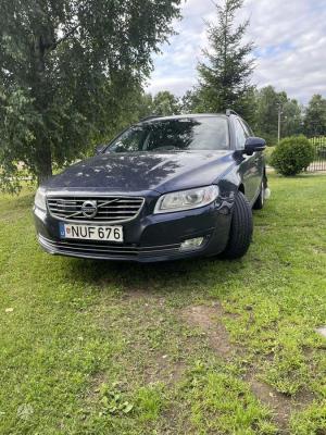 Zils Volvo V70 2015 Trakai, ar dzinēja tilpumu 2.00 L un nobraukumu 282 tūkst. km par 6500 €, foto  vietnē AUTOMOTO.COM.LV