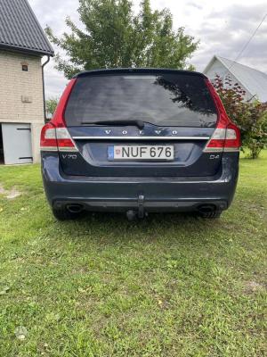 Blue Volvo V70 2015 in Trakai, with an engine capacity of 2.00 L and mileage of 282 thousand km for 6500 €, photo 3 on AUTOMOTO.COM.LV