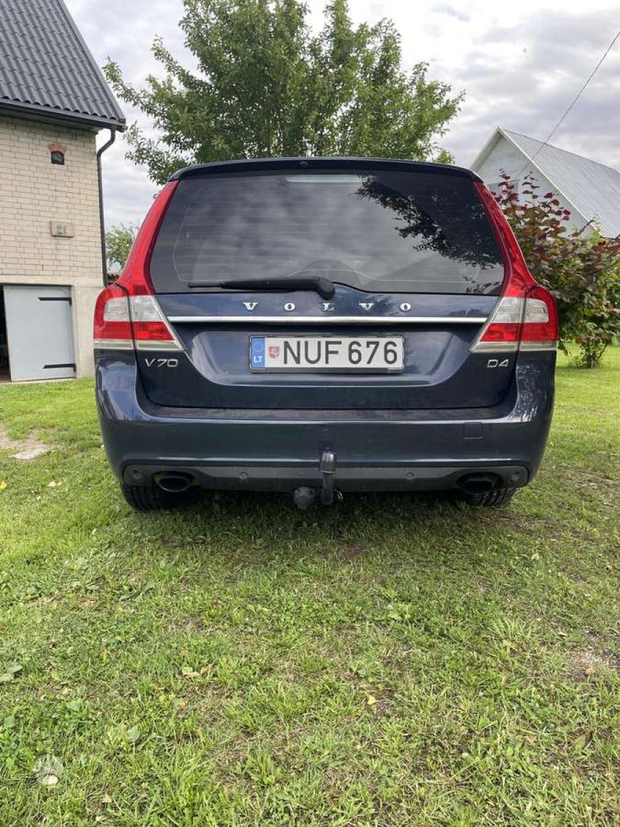 Blue Volvo V70 2015 in Trakai, with an engine capacity of 2.00 L and mileage of 282 thousand km for 6500 €, photo 3 on AUTOMOTO.COM.LV
