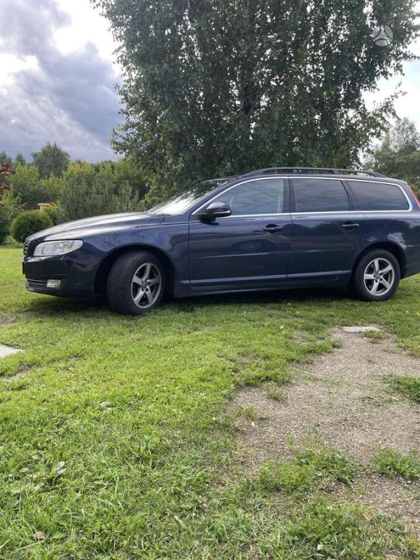 Blue Volvo V70 2015 in Trakai, with an engine capacity of 2.00 L and mileage of 282 thousand km for 6500 €, photo 5 on AUTOMOTO.COM.LV