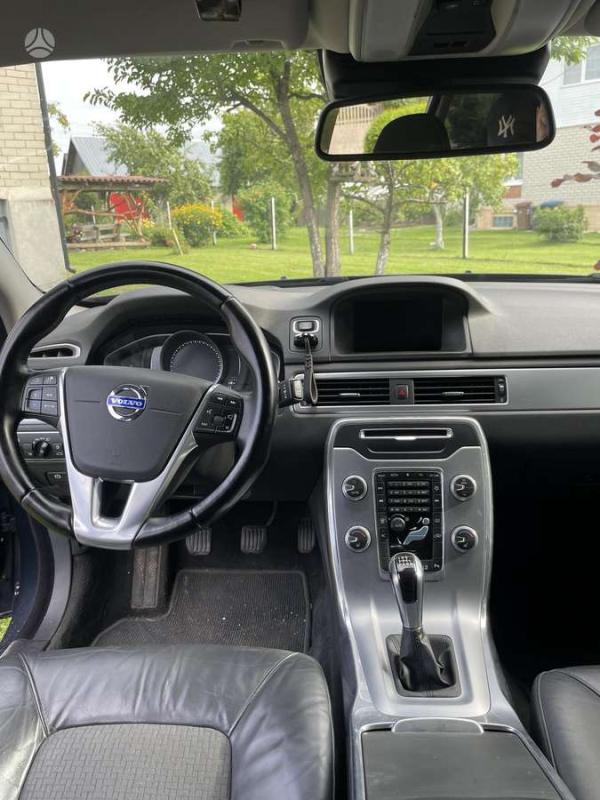 Blue Volvo V70 2015 in Trakai, with an engine capacity of 2.00 L and mileage of 282 thousand km for 6500 €, photo 7 on AUTOMOTO.COM.LV