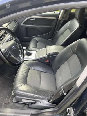 Blue Volvo V70 2015 in Trakai, with an engine capacity of 2.00 L and mileage of 282 thousand km for 6500 €, photo 9 on AUTOMOTO.COM.LV